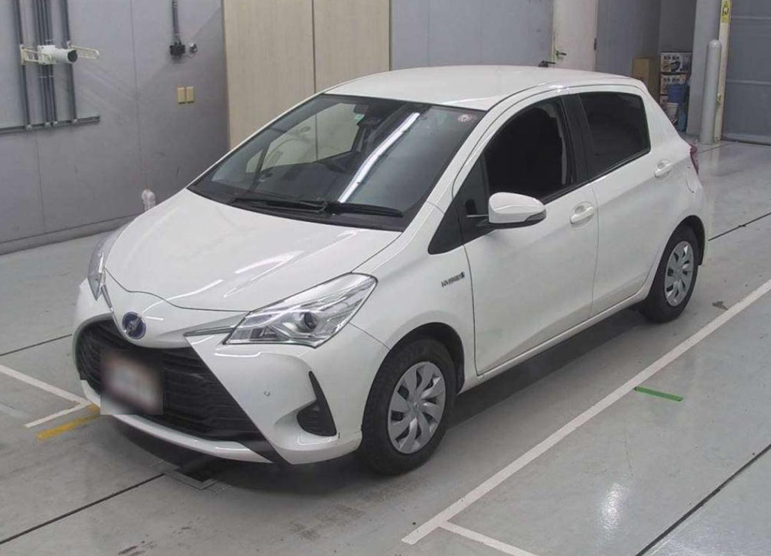 Toyota Vitz – Car Hub Rentals